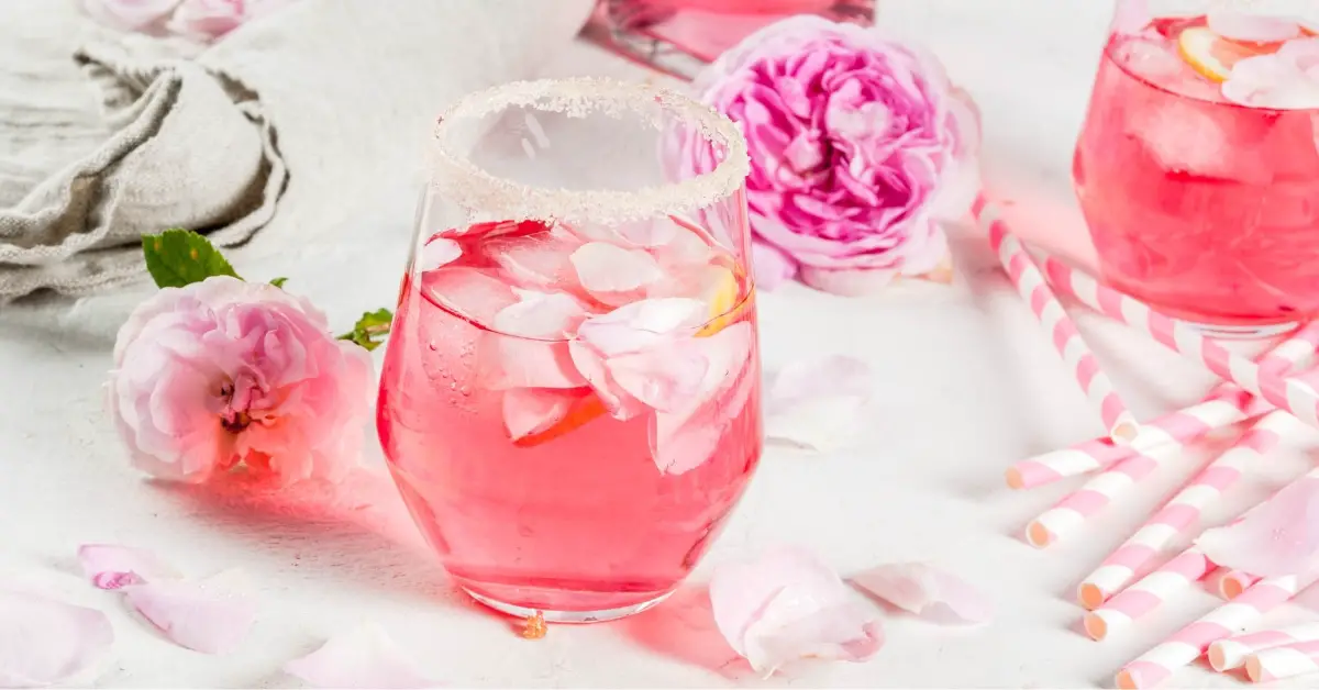 13 mejores cócteles de agua de rosas e ideas para bebidas - El Comensal